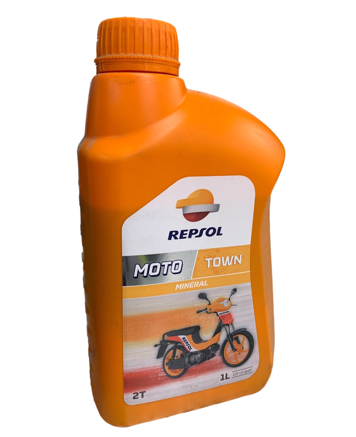 Repsol Mineral Town 2-Stroke Engine Oil | Mundimotos